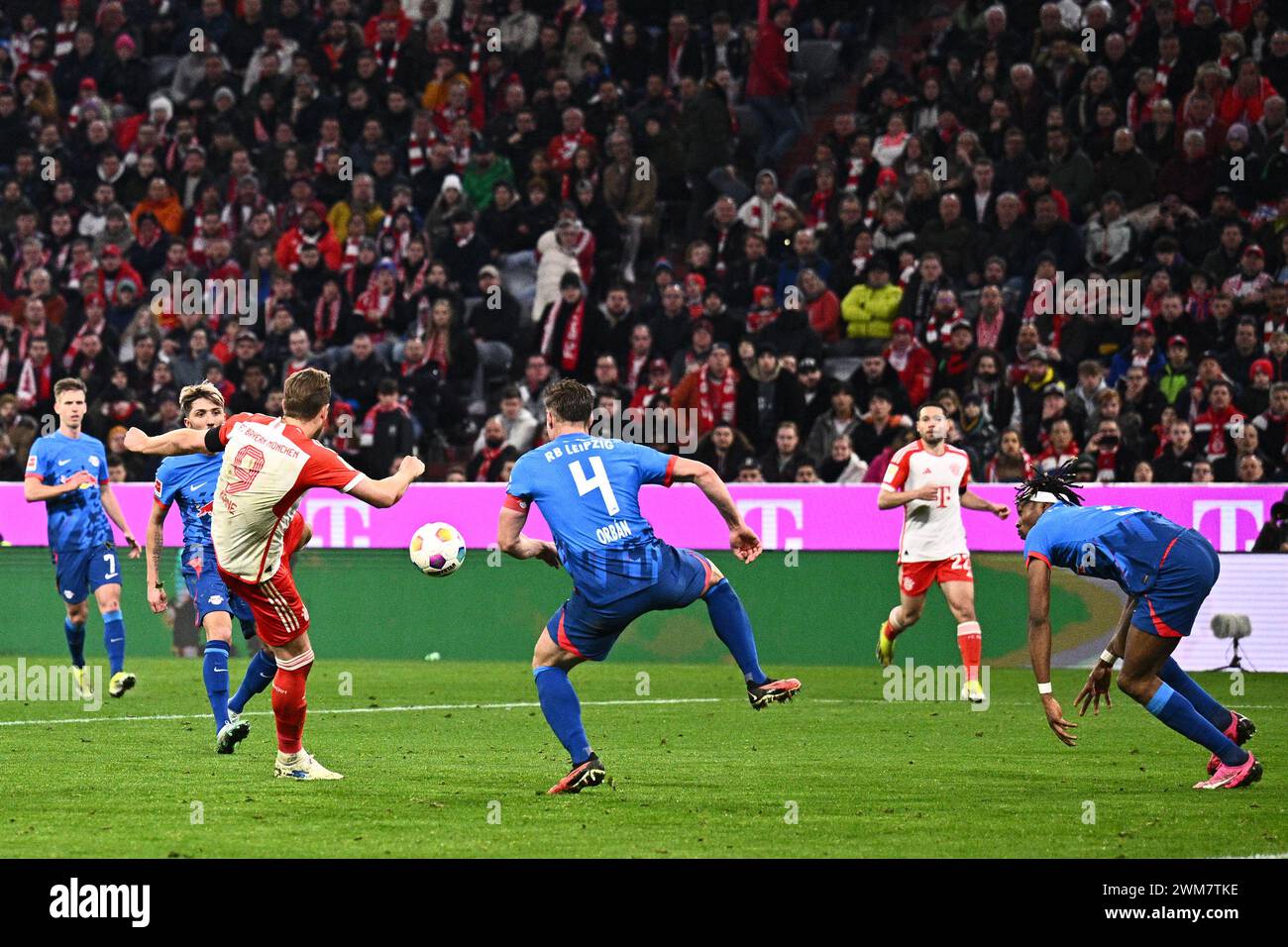 Munich, Germany. 24th Feb, 2024. Soccer: Bundesliga, Bayern Munich - RB ...