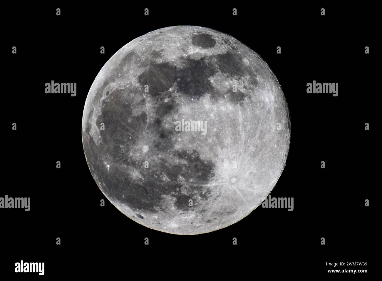 London, UK. 24 February 2024. UK Weather – This month’s full moon is ...