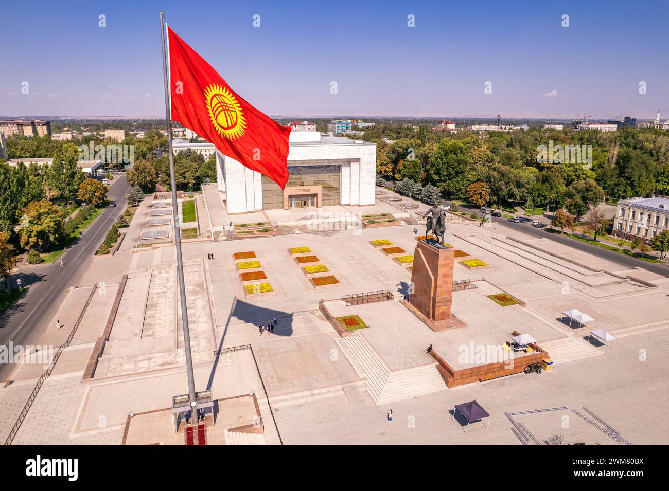 Warrior on horse monument mountains hi-res stock photography and images ...