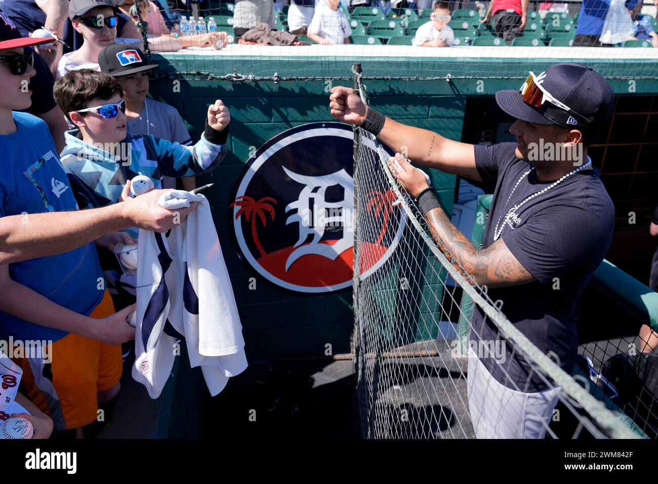 New York Yankees center fielder Everson Pereira greets fans before a ...