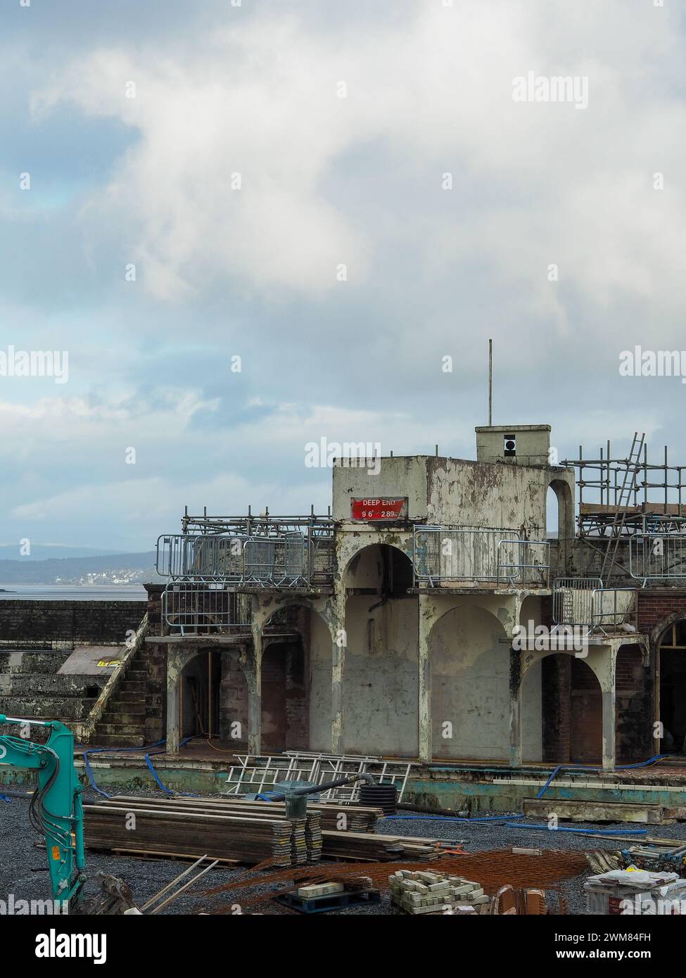 People restore old heritage building hi-res stock photography and ...