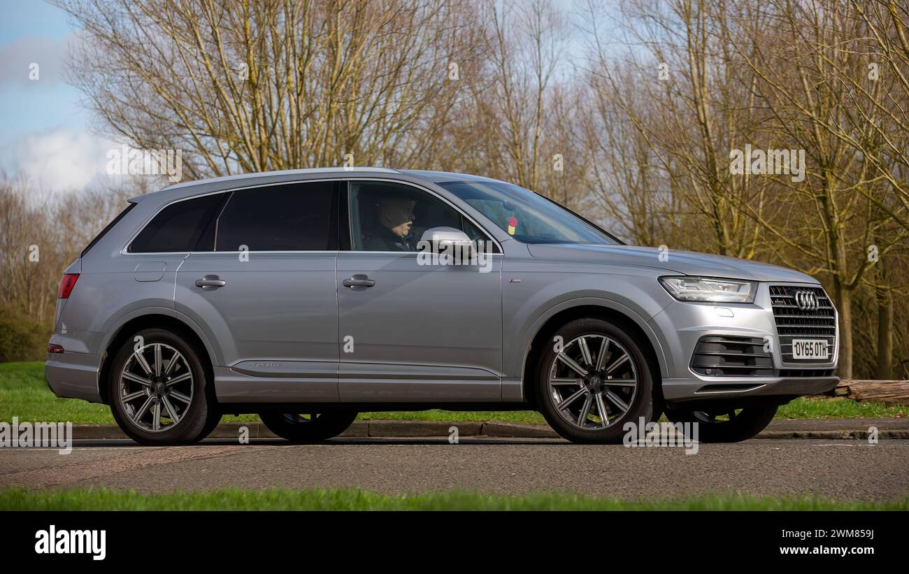 Milton Keynes,UK-Feb 23rd 2024: 2015 silver diesel engine Audi Q7 car ...