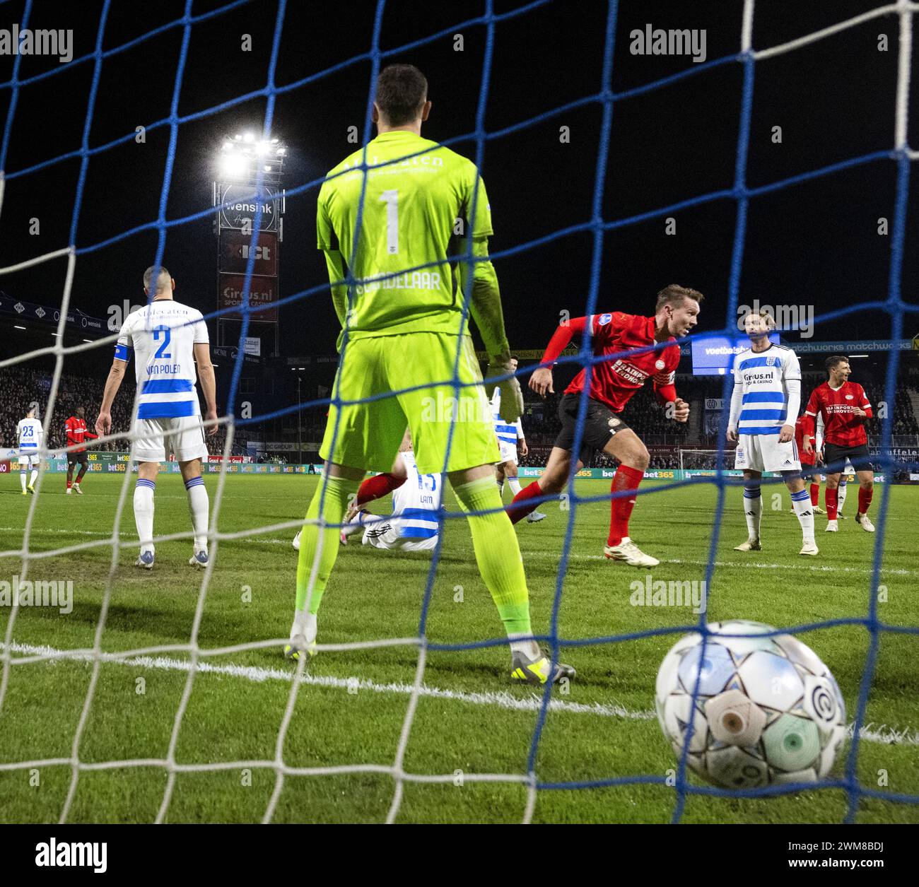 ZWOLLE - Luuk de Jong of PSV after his 0-2, goalkeeper Jasper ...