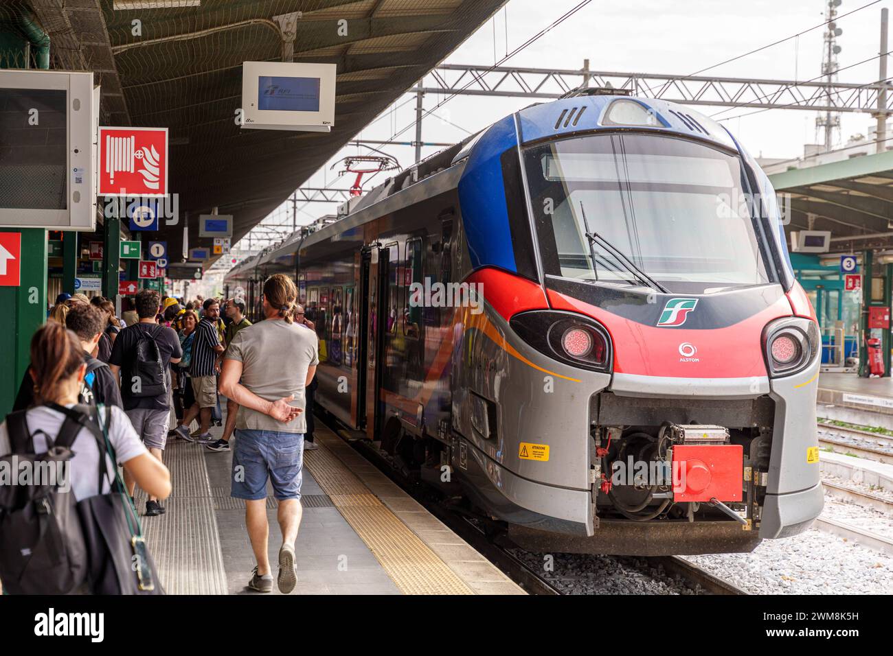 Bari station hi-res stock photography and images - Alamy
