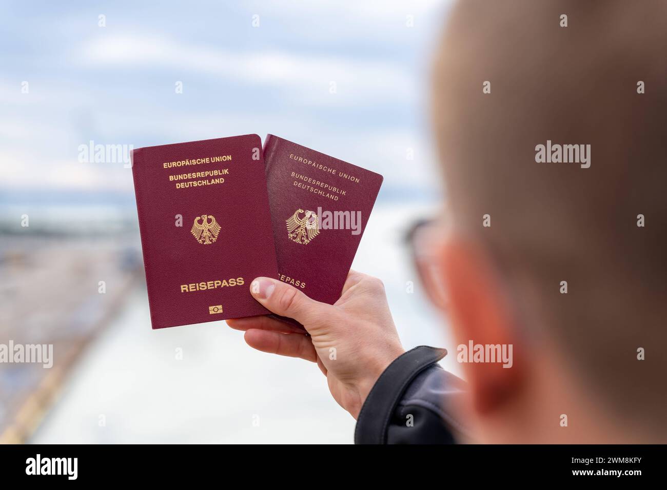 Personalausweis bundesrepublik deutschland hi-res stock photography and ...