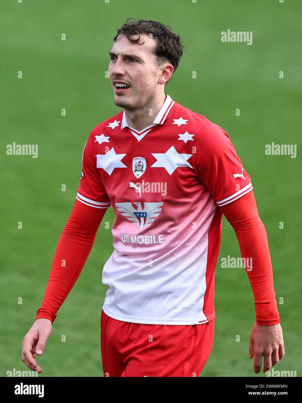 Josh Earl of Barnsley during the Sky Bet League 1 match Barnsley vs ...