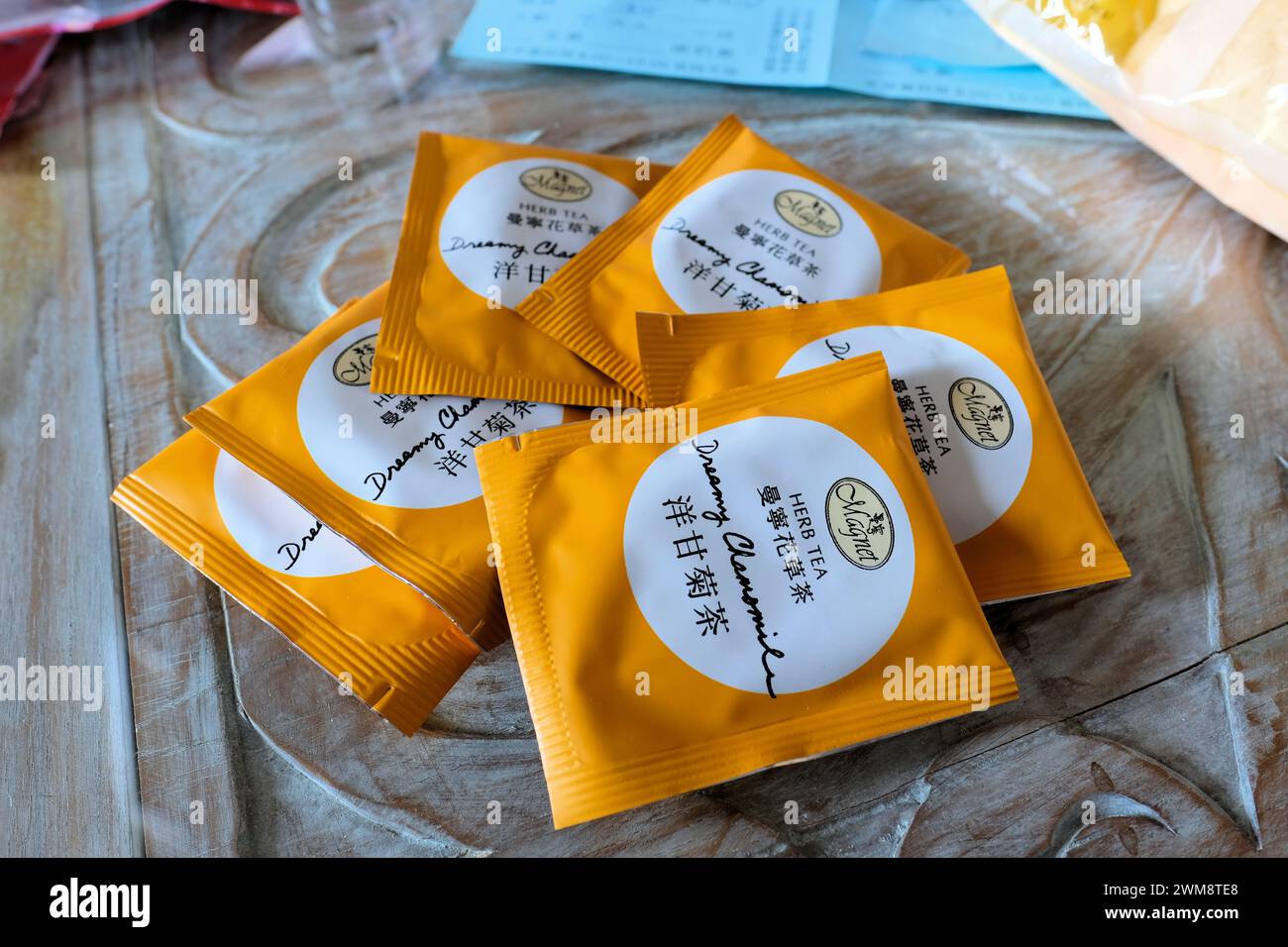 Magnet tea hi-res stock photography and images - Alamy