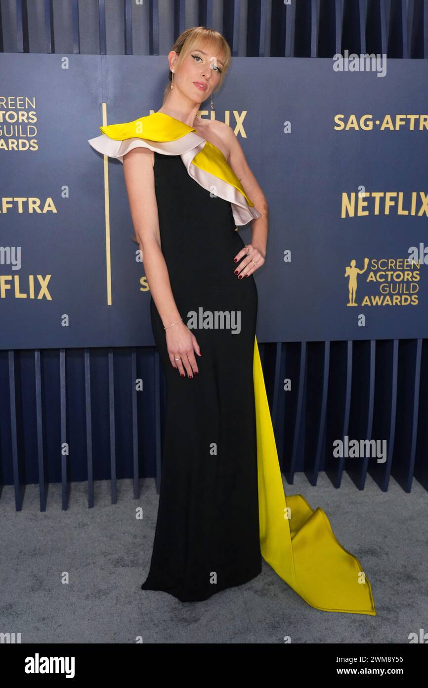 Hannah Leder arrives at the 30th annual Screen Actors Guild Awards on ...