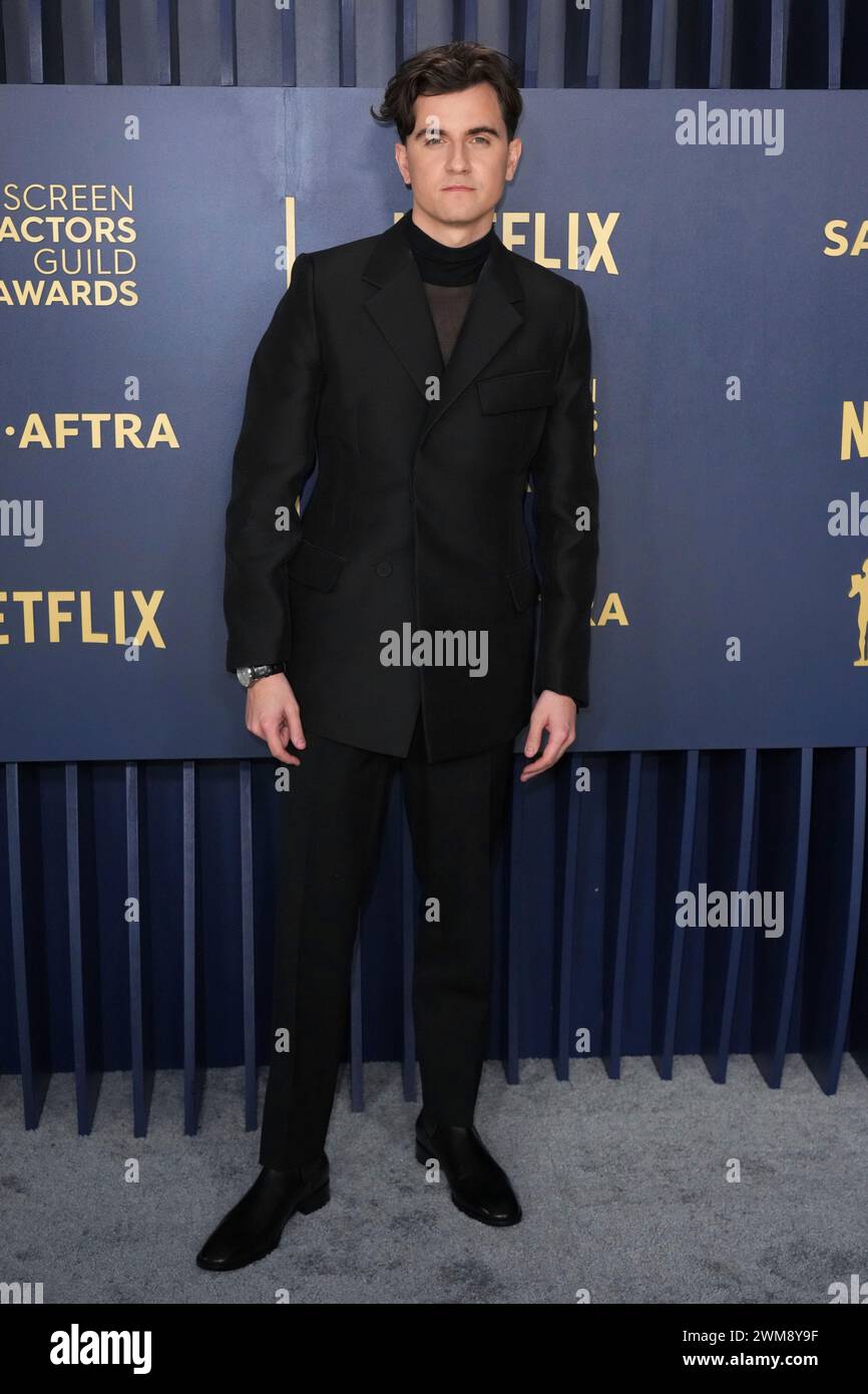 Billy Harris arrives at the 30th annual Screen Actors Guild Awards on ...
