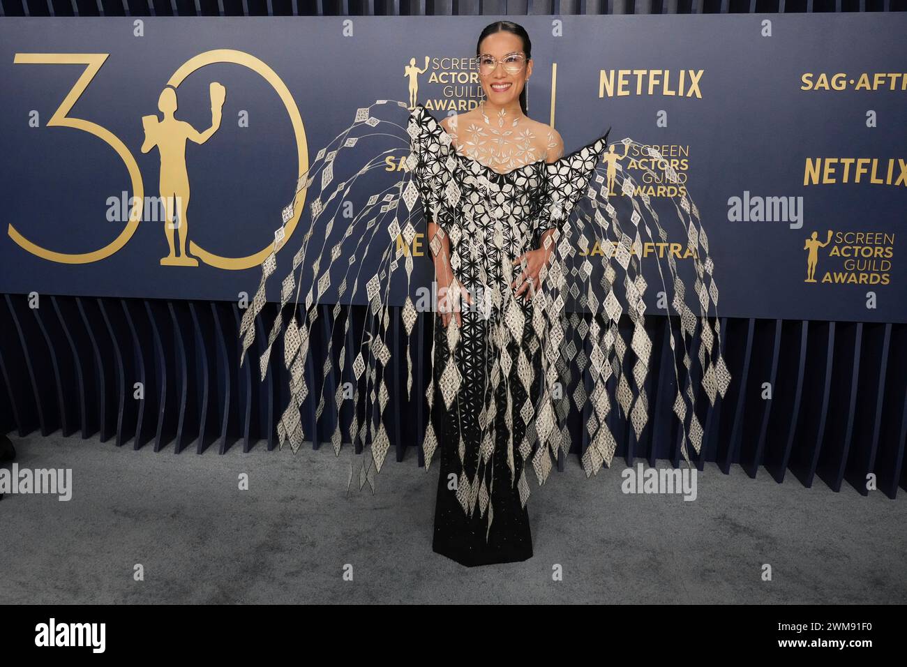 Ali Wong arrives at the 30th annual Screen Actors Guild Awards on ...