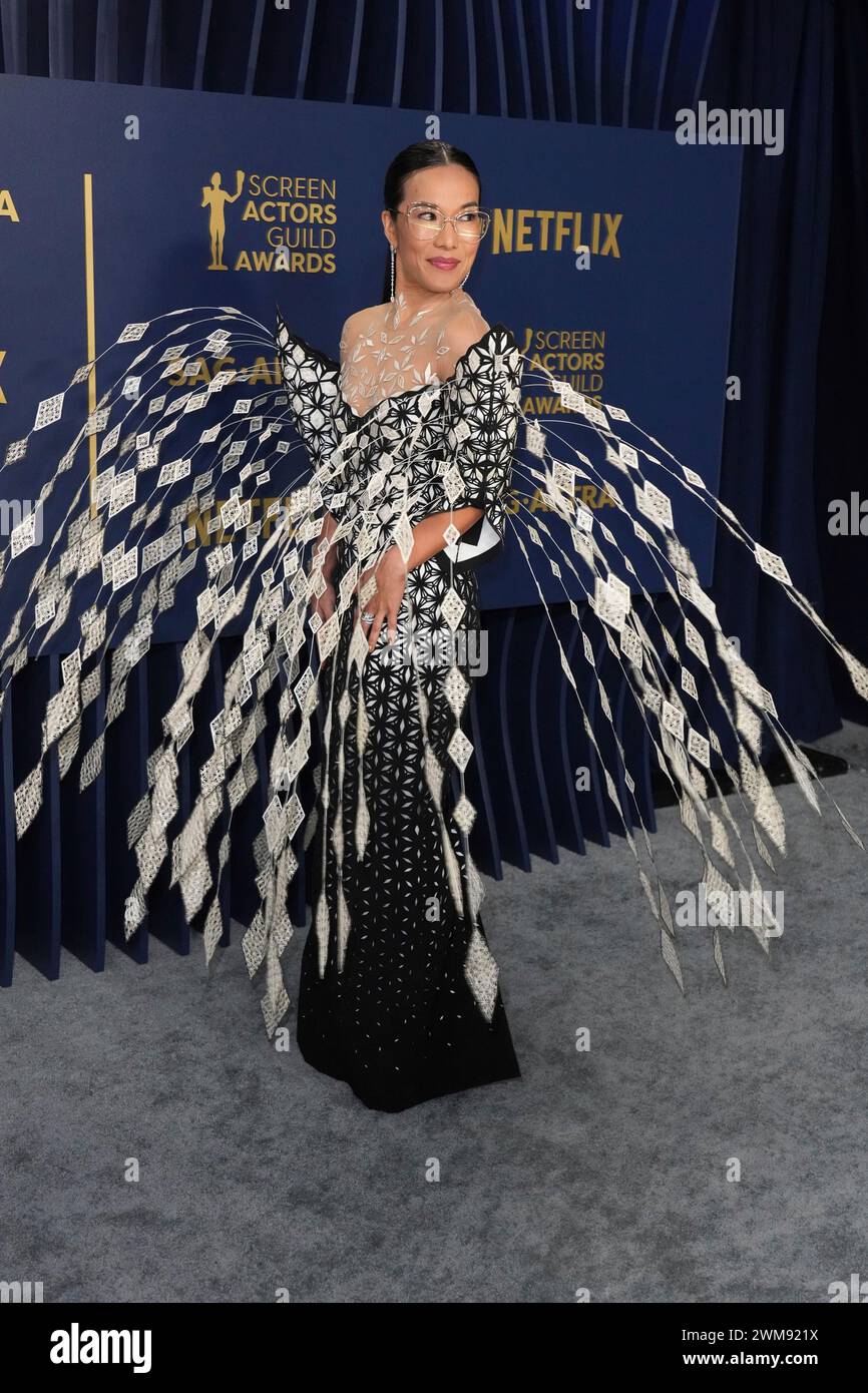 Ali Wong arrives at the 30th annual Screen Actors Guild Awards on ...