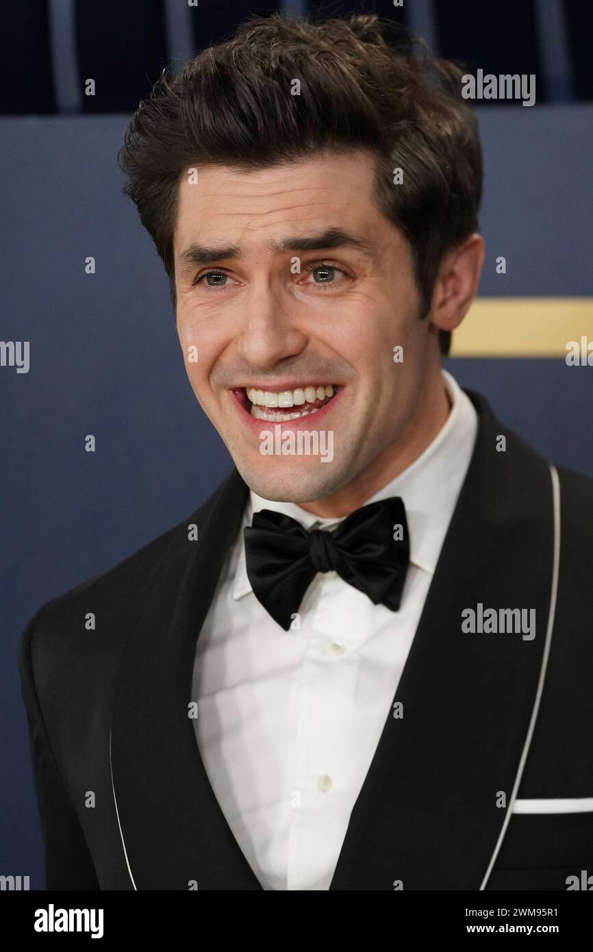 Phil Dunster arrives at the 30th annual Screen Actors Guild Awards on ...