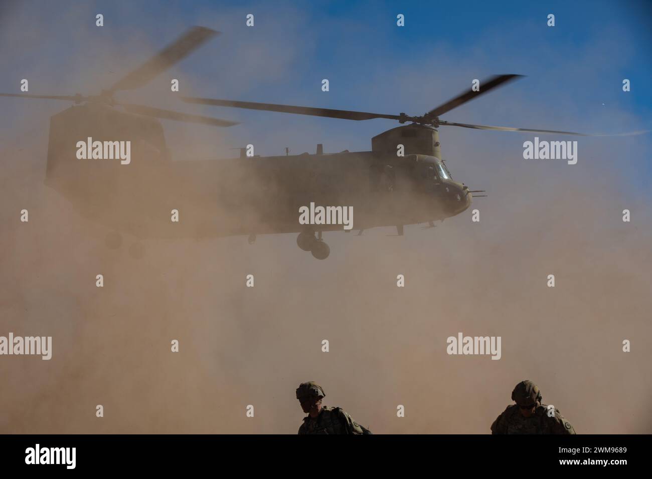 U.S. Army Soldiers of Charlie Battery, 3rd Battalion, 112th Field ...