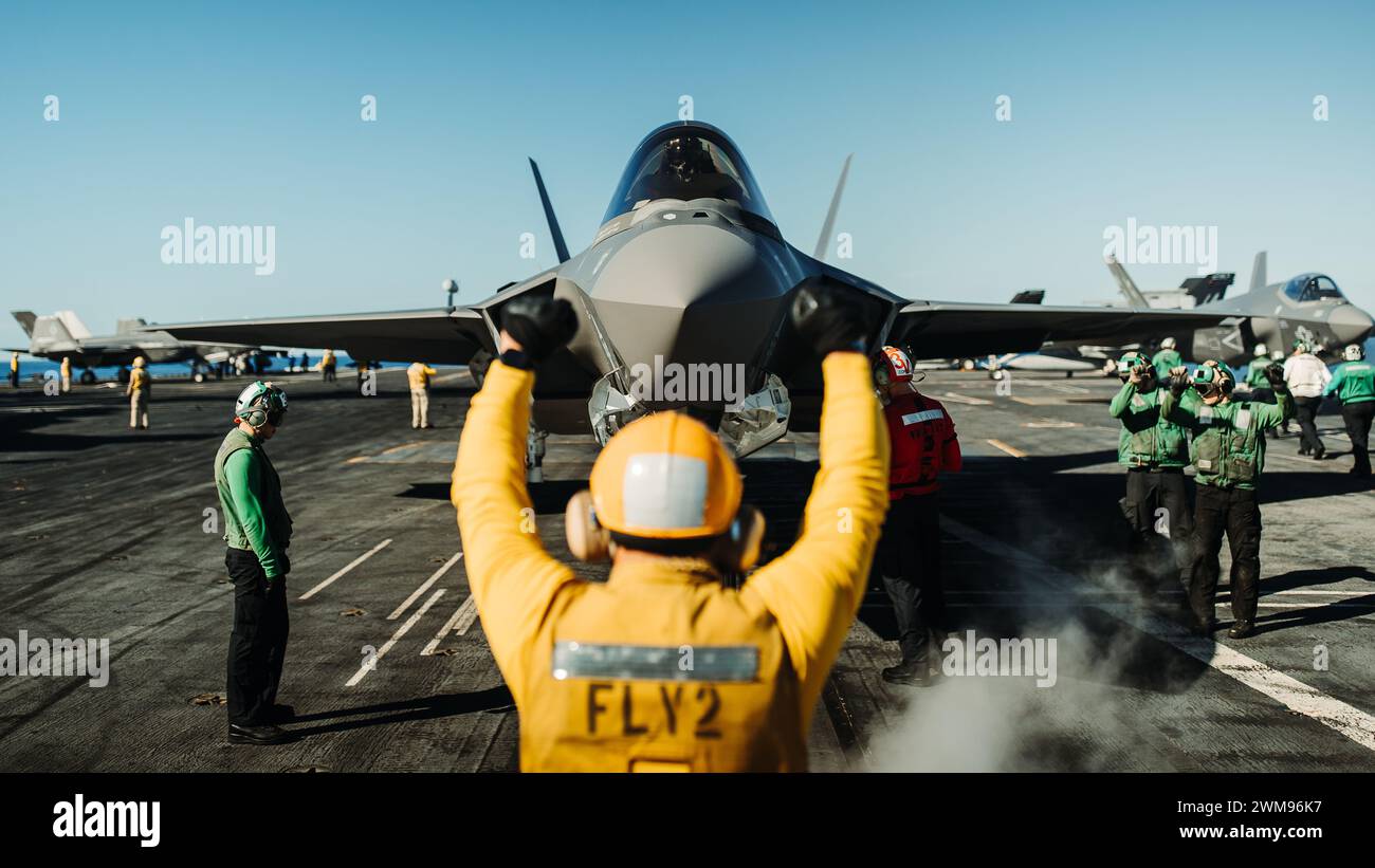 Aviation Boatswain’s Mate Aircraft Handling 2nd Class Donovan Owens ...