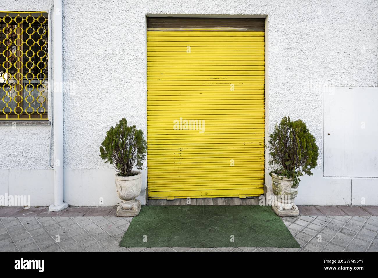 Wallpaper with a facades hi-res stock photography and images - Alamy