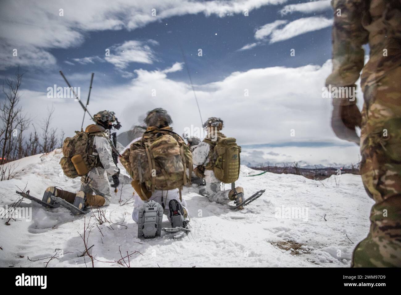 U.S. Soldiers, assigned to 1st Battalion, 5th Infantry Regiment, 1st ...