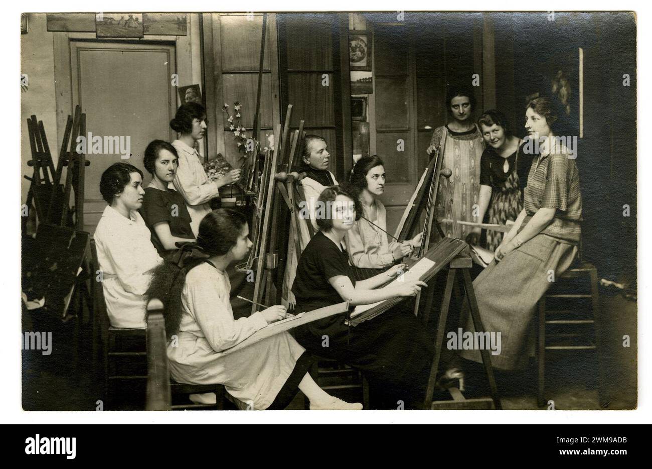 Berthe Mouchel atelier 1925 Stock Photo - Alamy