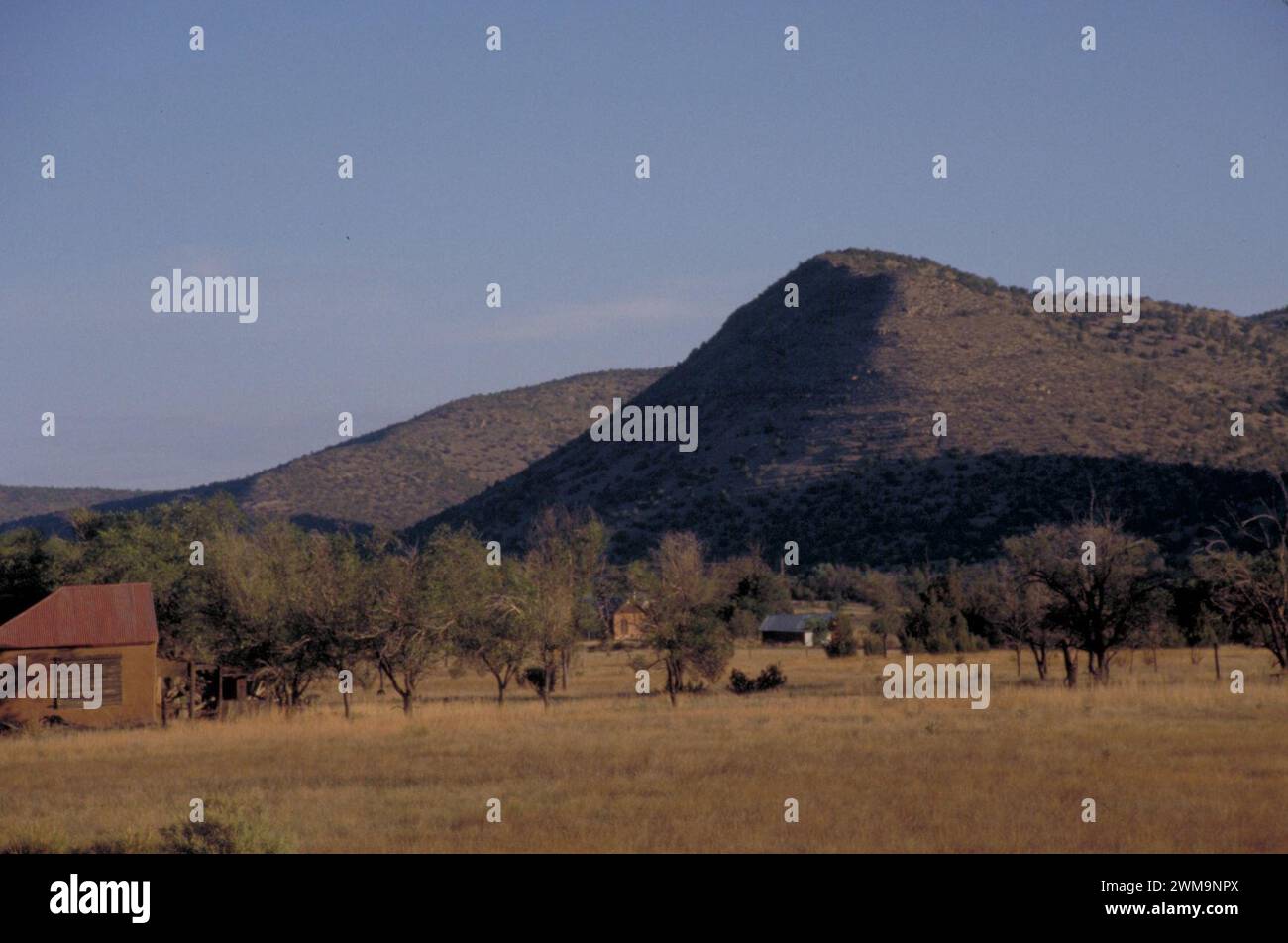 Billy the Kid Trail - Steep Hills and Farmland Stock Photo - Alamy