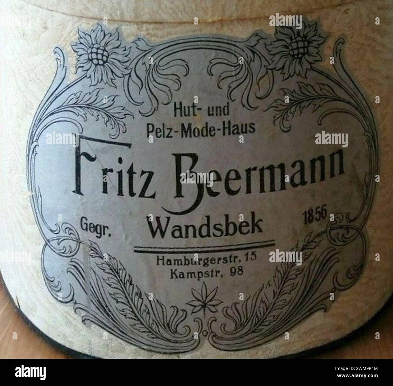 Fritz Beermann, Hut- u. Pelz-Mode-Haus, Wandsbek (Hutkarton Stock Photo ...