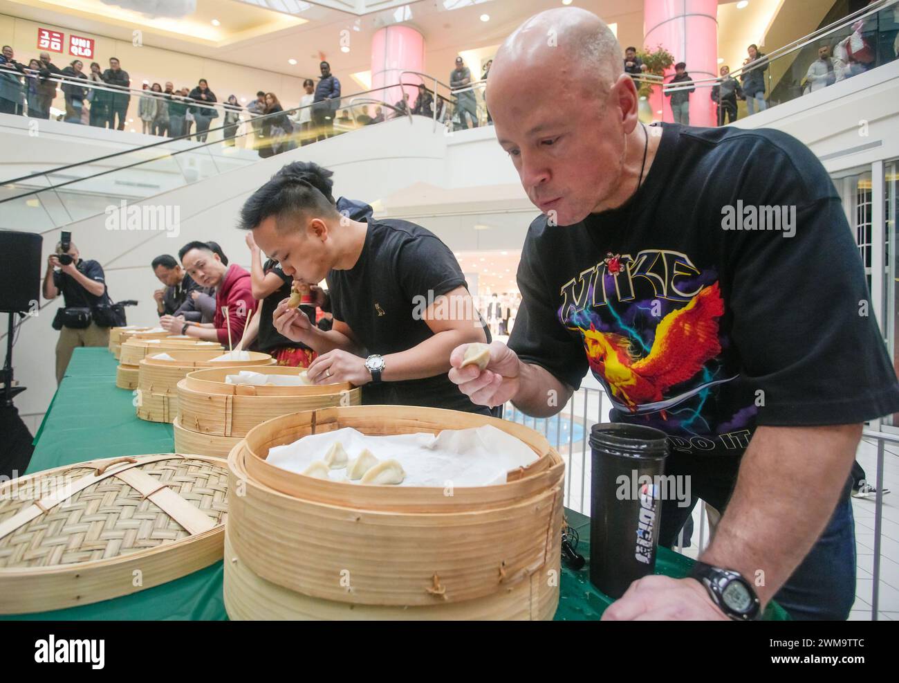 Dumpling eating contest hi-res stock photography and images - Alamy