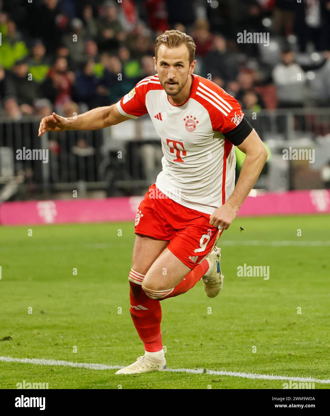 Harry kane bayern hi-res stock photography and images - Alamy