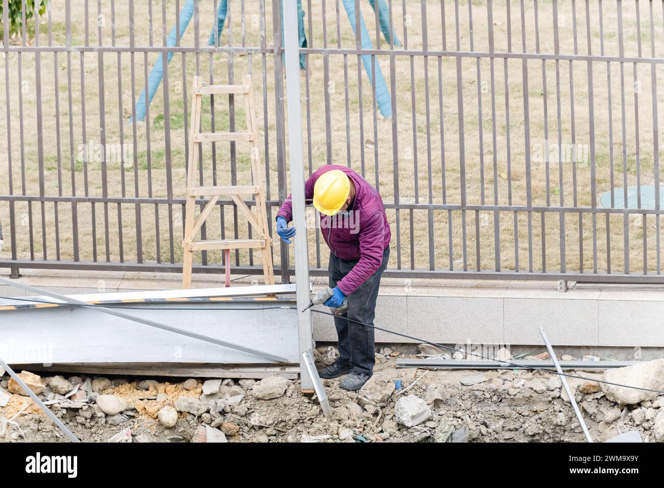 Positive construction environment hi-res stock photography and images ...