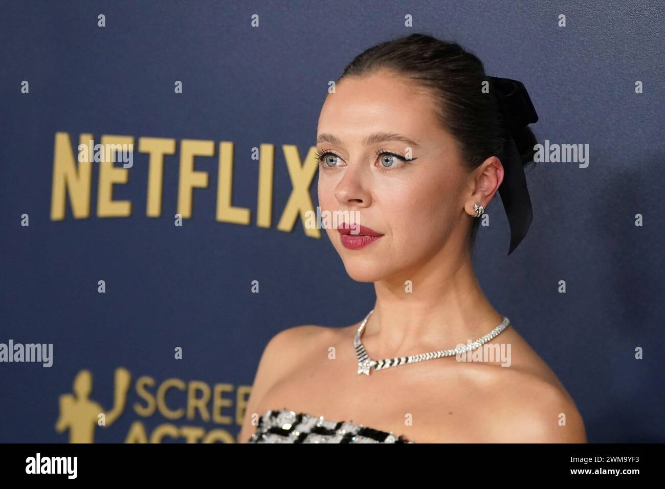 Bel Powley arrives at the 30th annual Screen Actors Guild Awards on ...