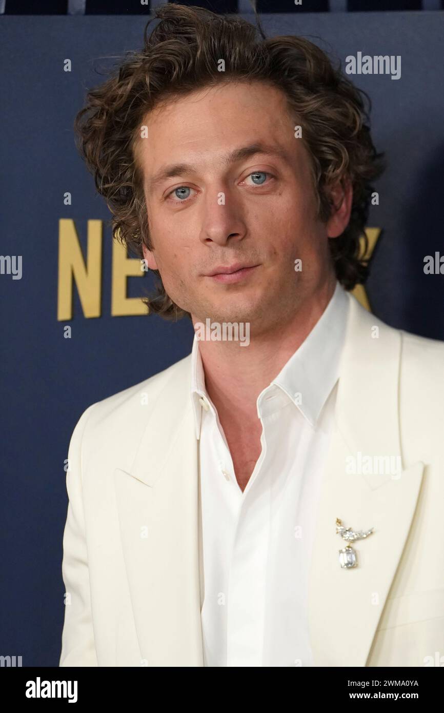 Jeremy Allen White arrives at the 30th annual Screen Actors Guild ...