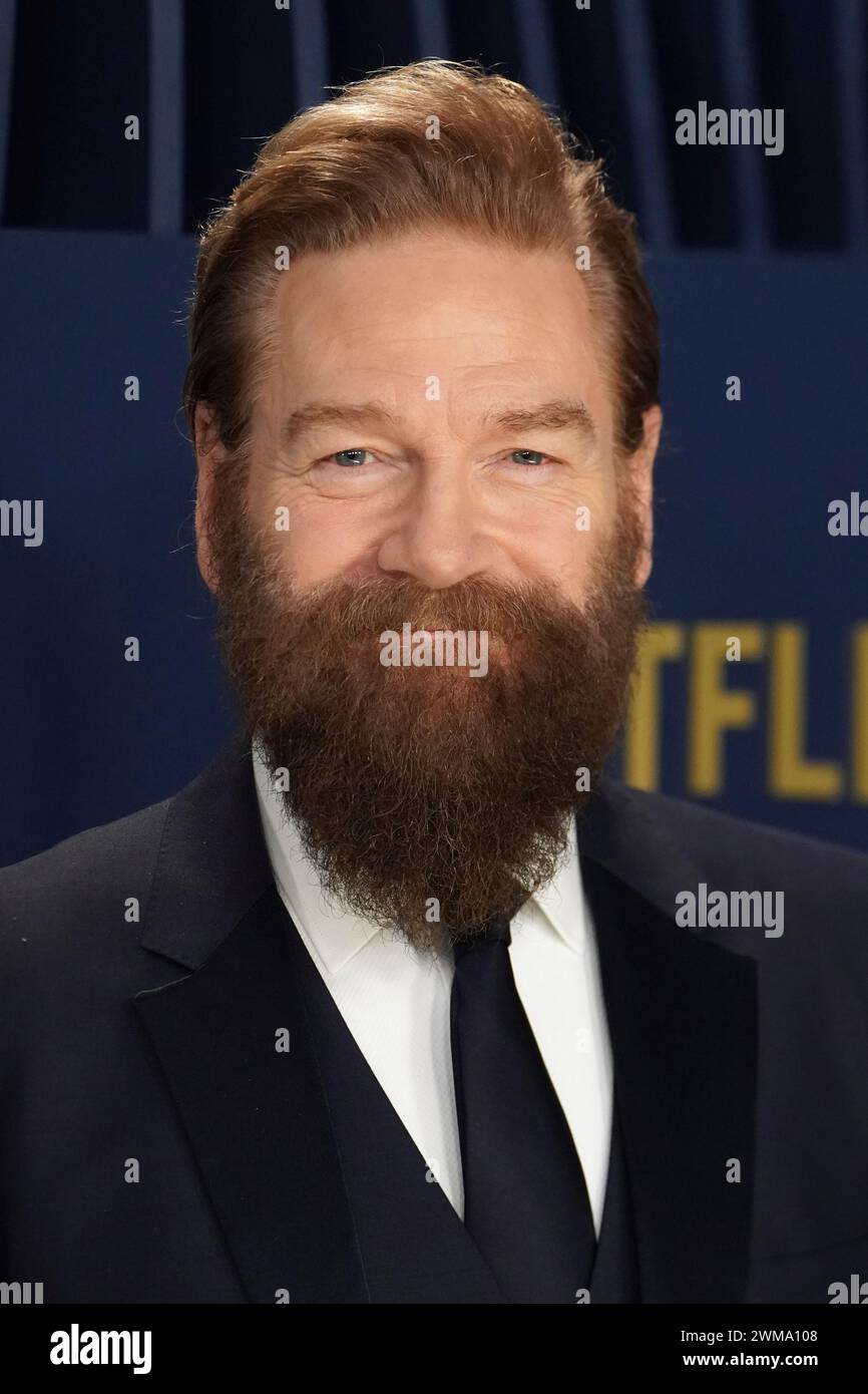 Kenneth Branagh arrives at the 30th annual Screen Actors Guild Awards ...