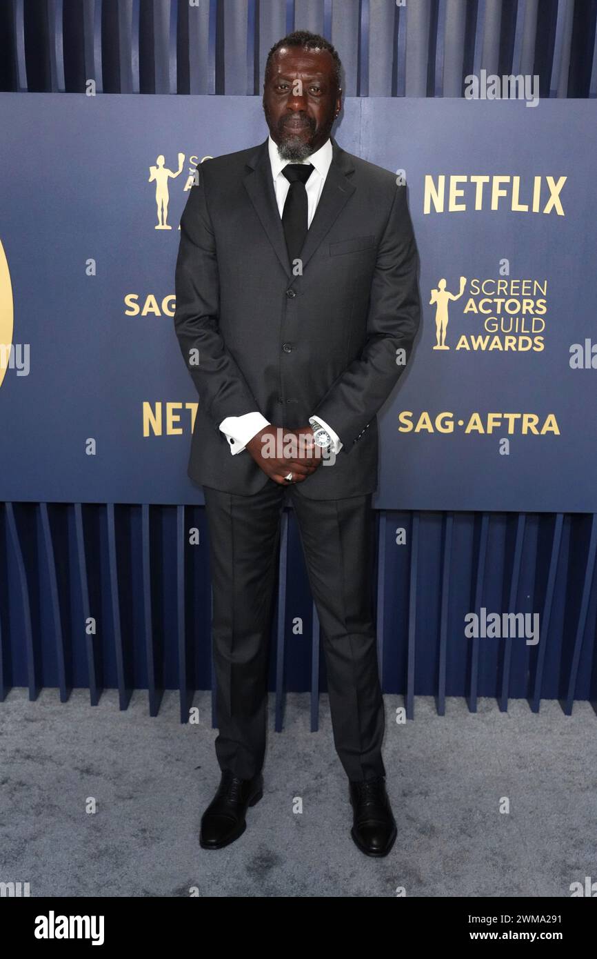 Edwin Lee Gibson arrives at the 30th annual Screen Actors Guild Awards ...