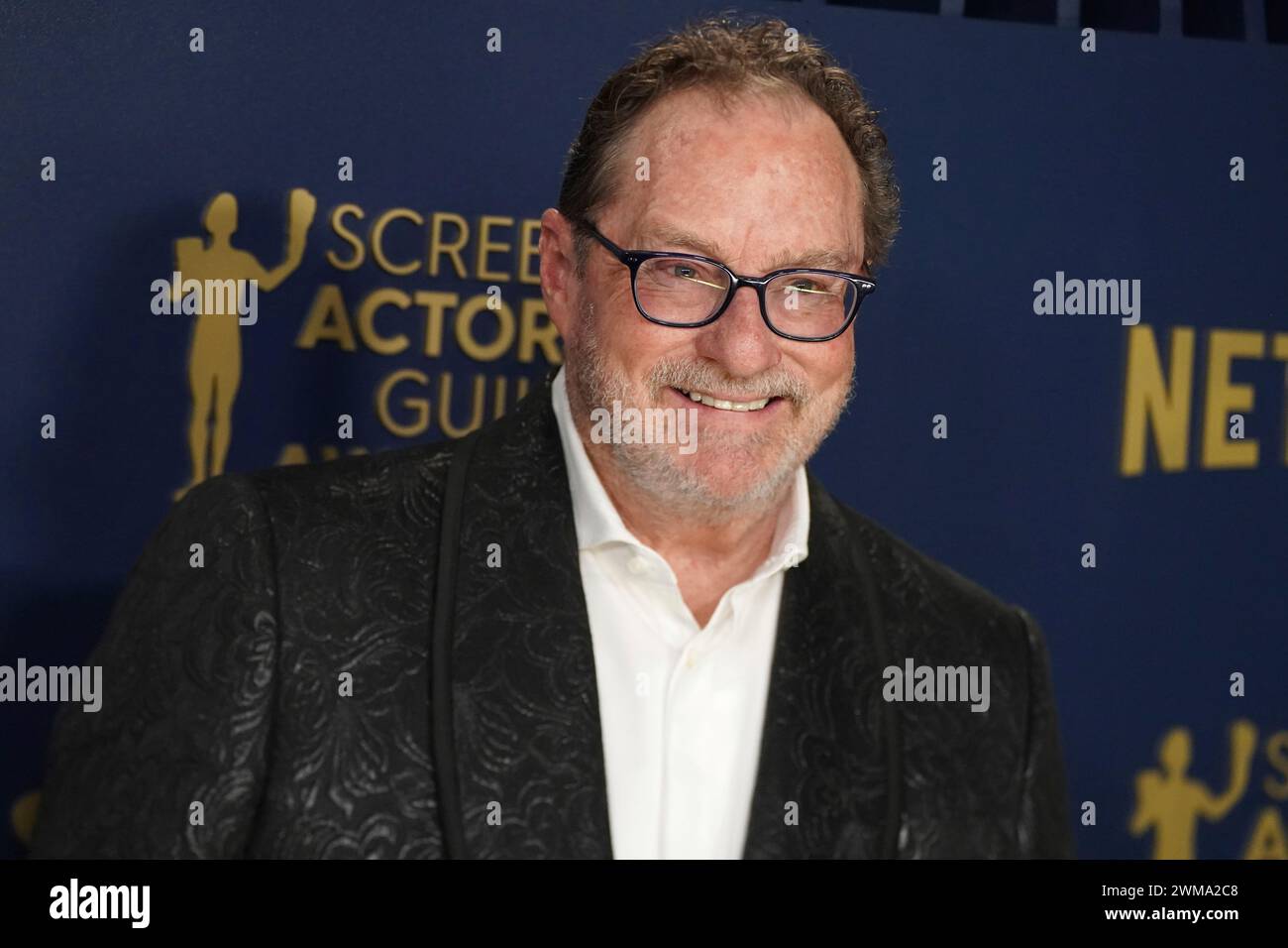 Stephen Root arrives at the 30th annual Screen Actors Guild Awards on ...