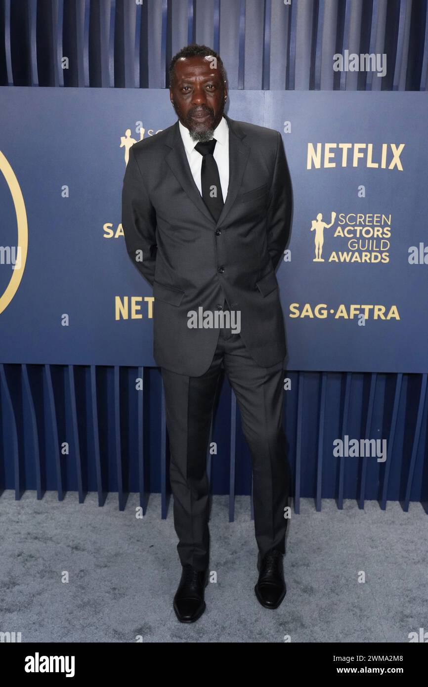 Edwin Lee Gibson arrives at the 30th annual Screen Actors Guild Awards ...