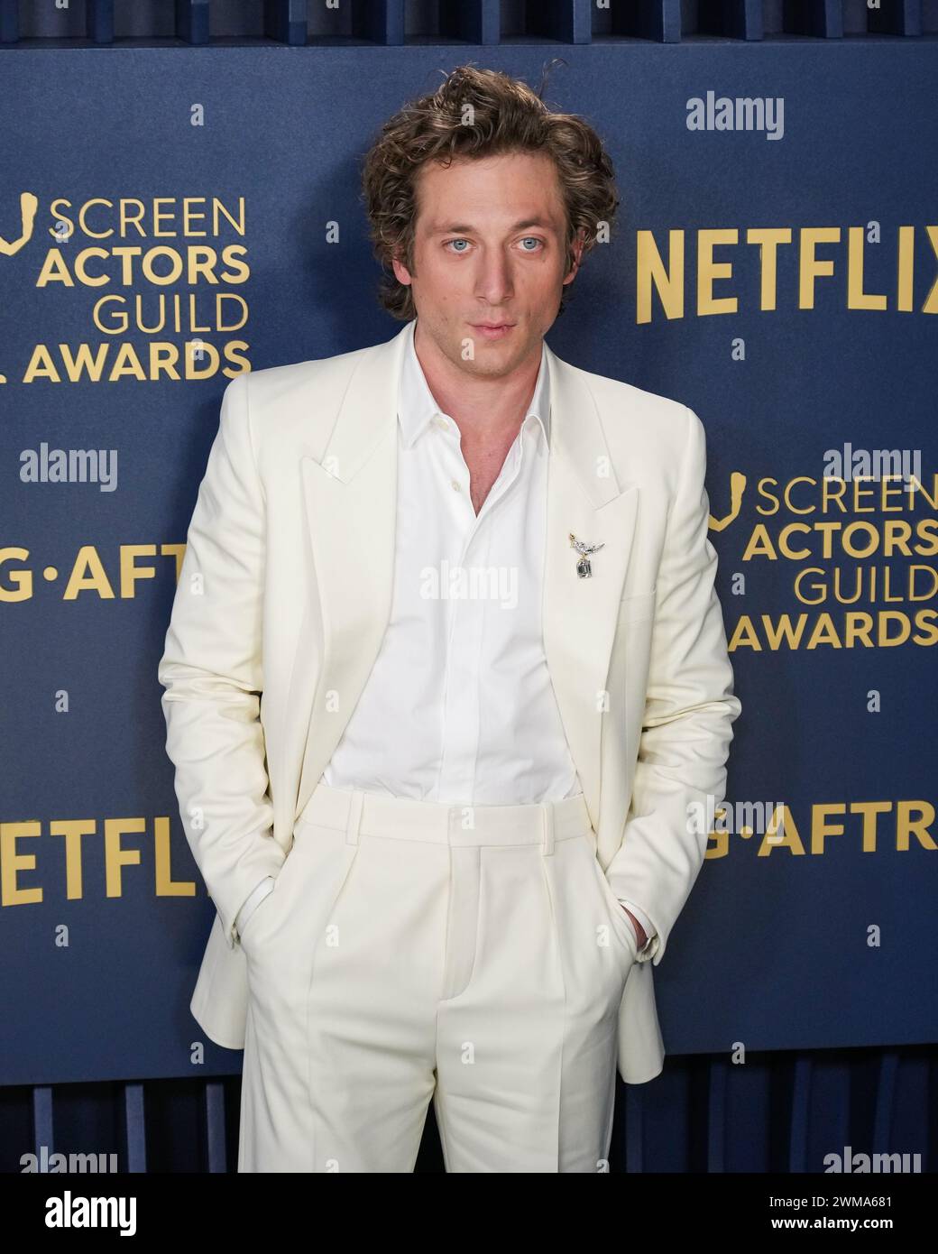 Los Angeles, USA. 24th Feb, 2024. Jeremy Allen White walking on the red ...