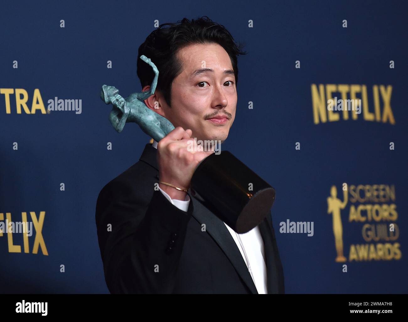 Los Angeles, USA. 24th Feb, 2024. Steven Yeun in the press room at the ...