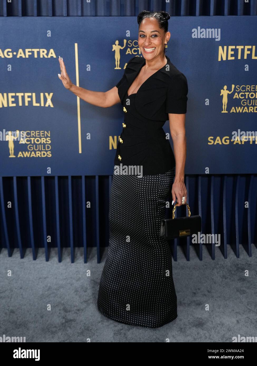 Los Angeles, USA. 24th Feb, 2024. Tracee Ellis Ross walking on the red ...