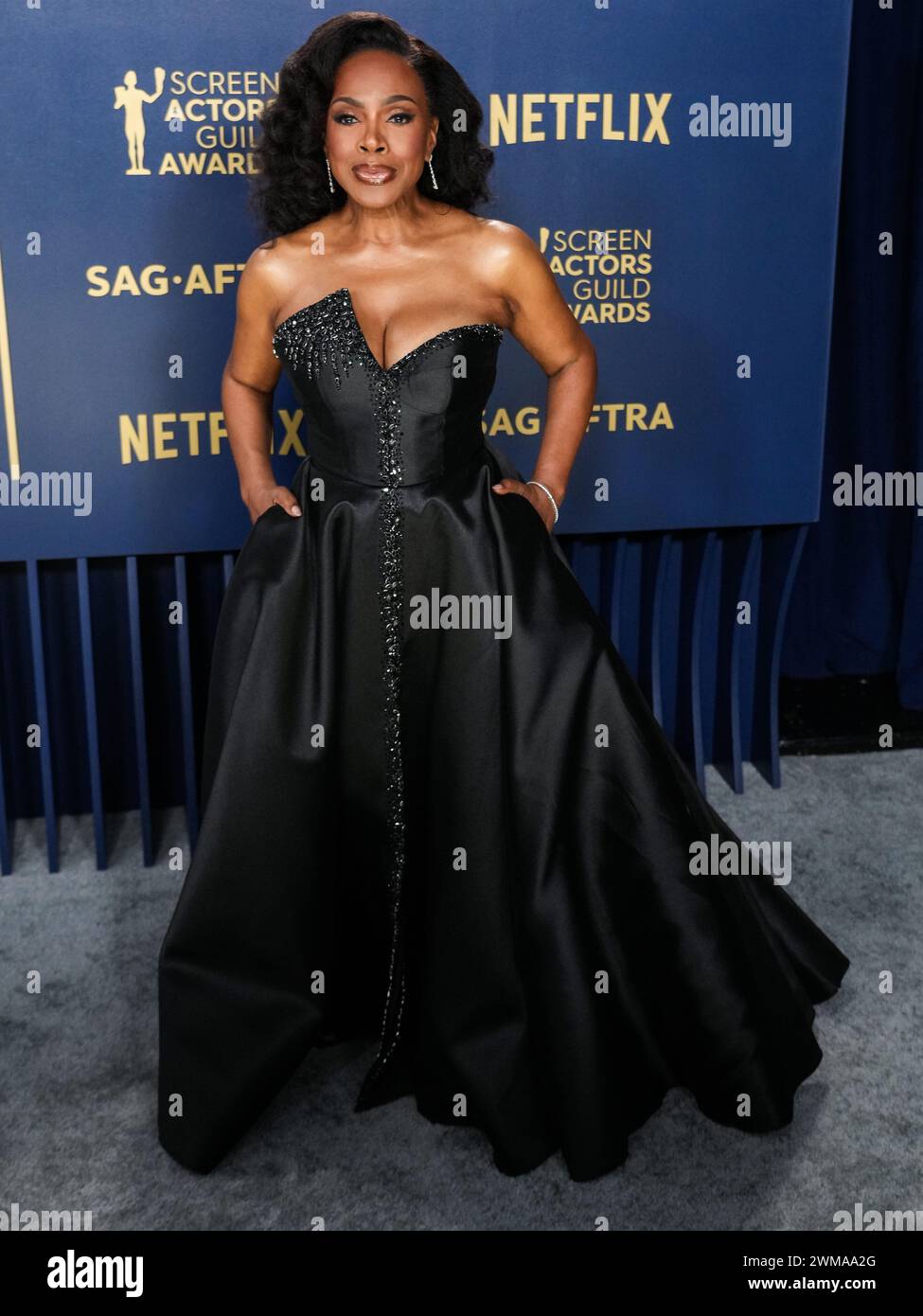 Los Angeles, USA. 24th Feb, 2024. Sheryl Lee Ralph walking on the red ...