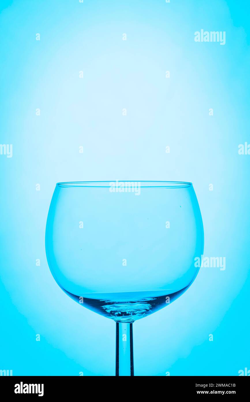 Plain blue background hi-res stock photography and images - Alamy