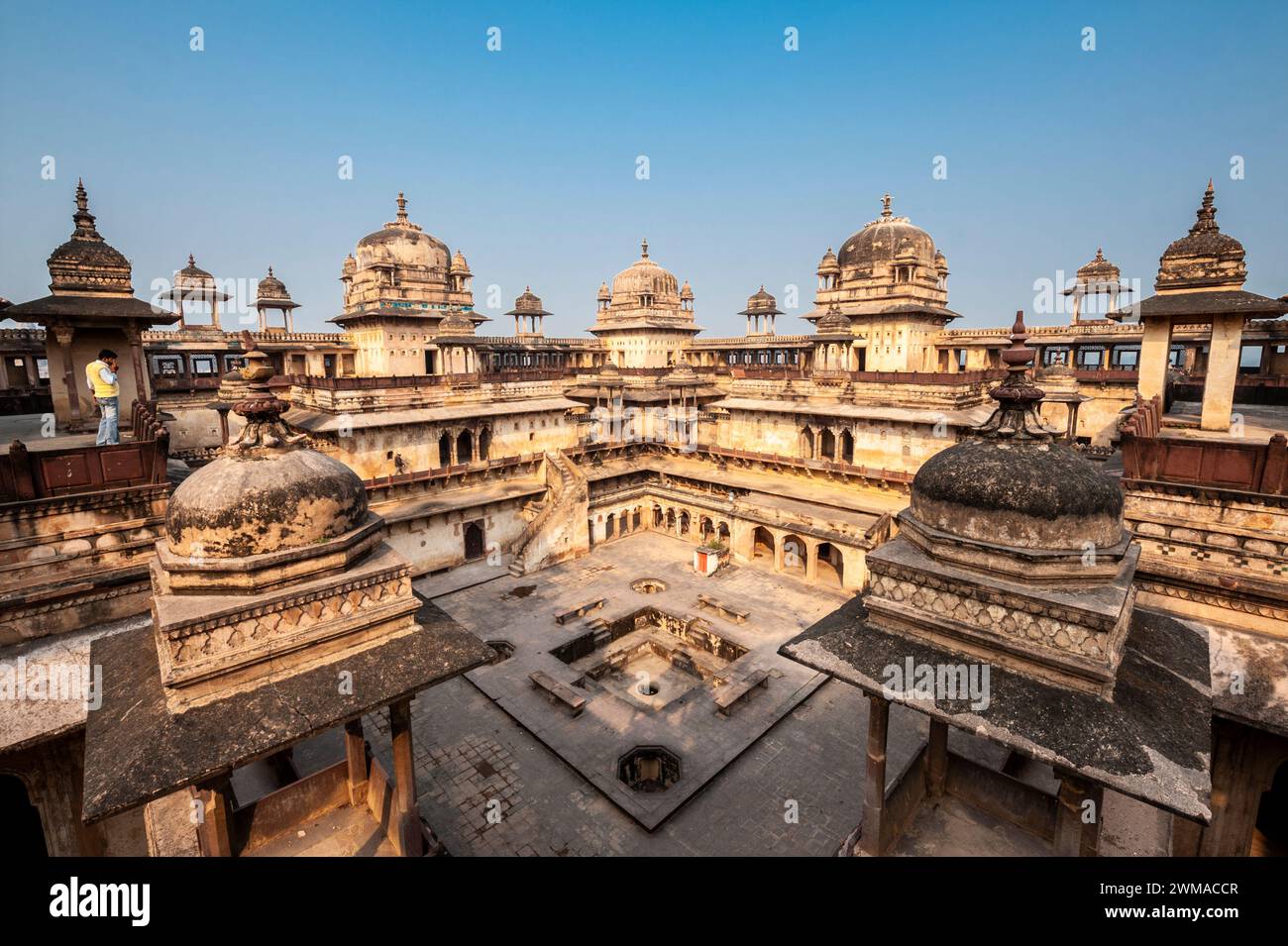 Raja mahal hi-res stock photography and images - Alamy