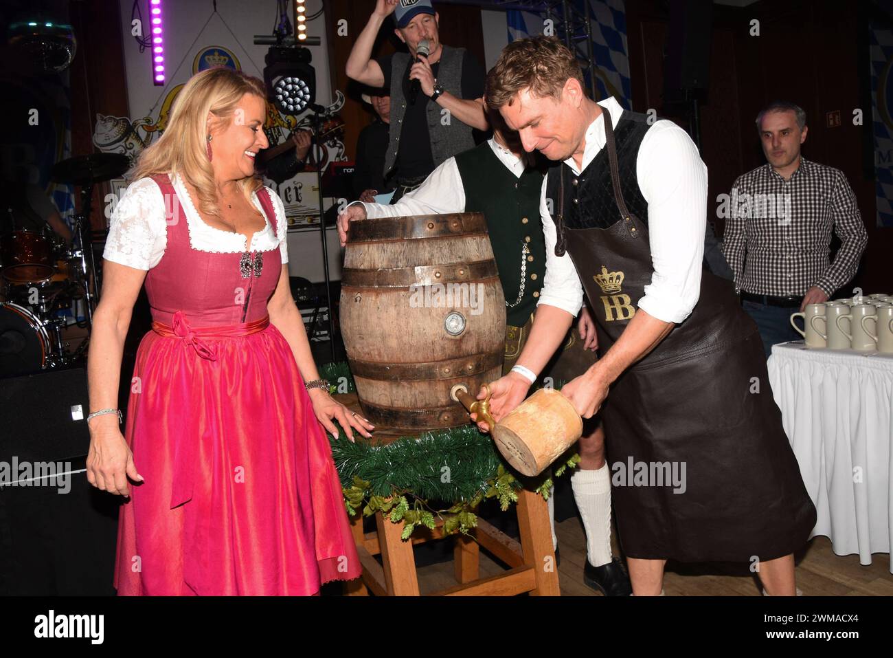 Silja Steinberg Wirtin. Leo Reisinger Schauspieler Musiker Saenger ...