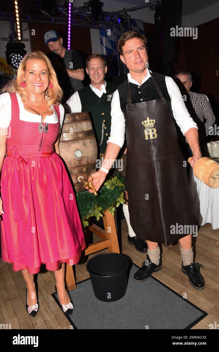 Silja Steinberg Wirtin. Juergen Kritschil GF. Leo Reisinger ...