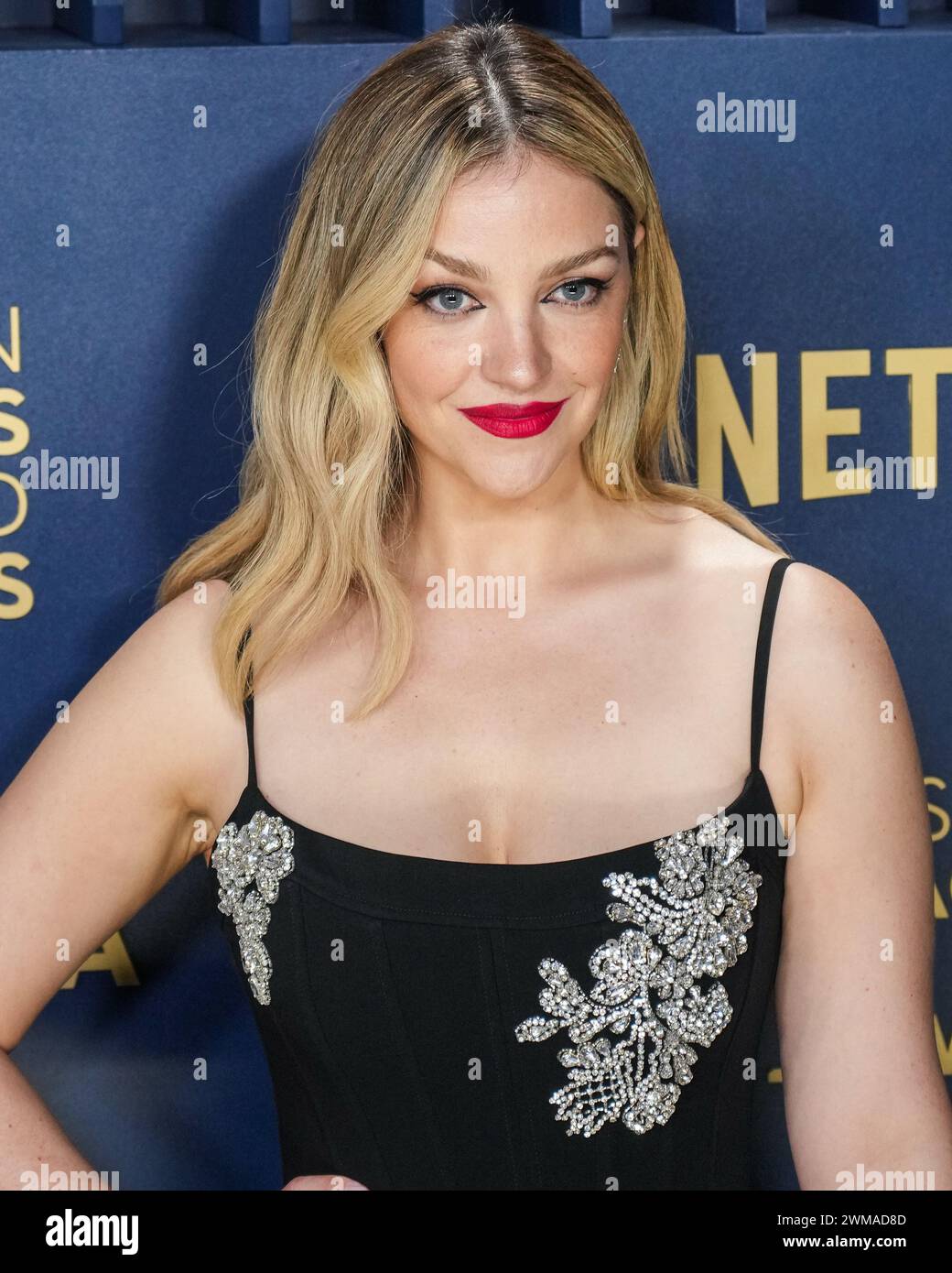 Los Angeles, USA. 24th Feb, 2024. Abby Elliott walking on the red ...