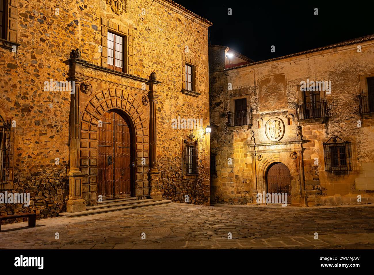 Stone palaces hi-res stock photography and images - Alamy