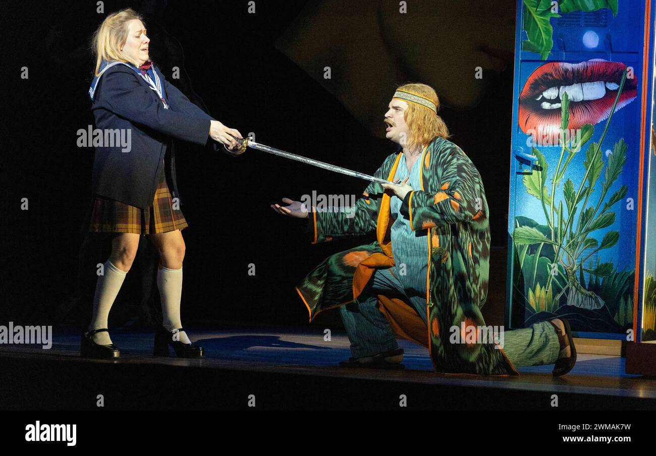 Sophie Bevan (Fiordiligi), Egor Zhuravskii (Ferrando) in COSI FAN TUTTE ...