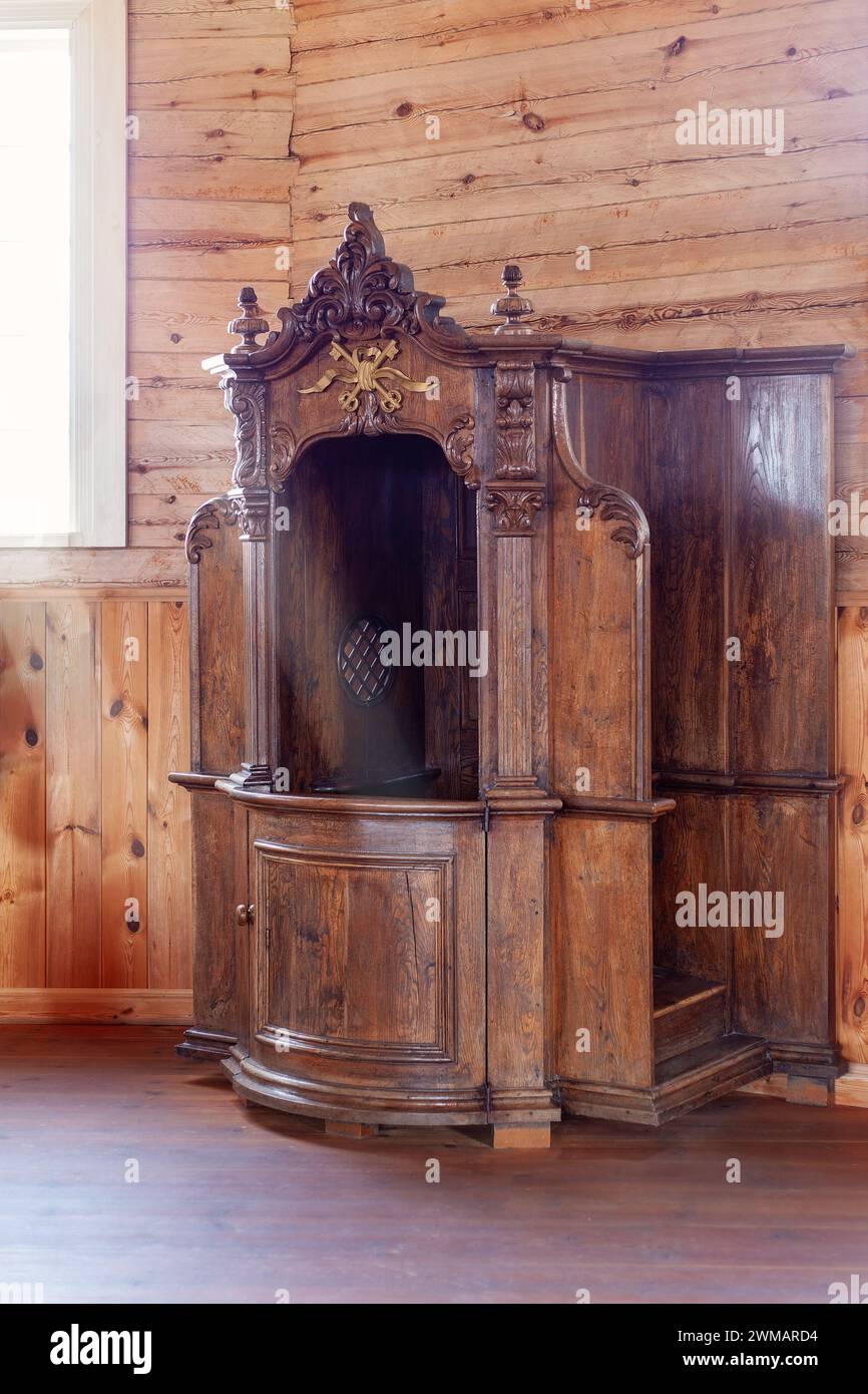 Confessional of a church hi-res stock photography and images - Alamy