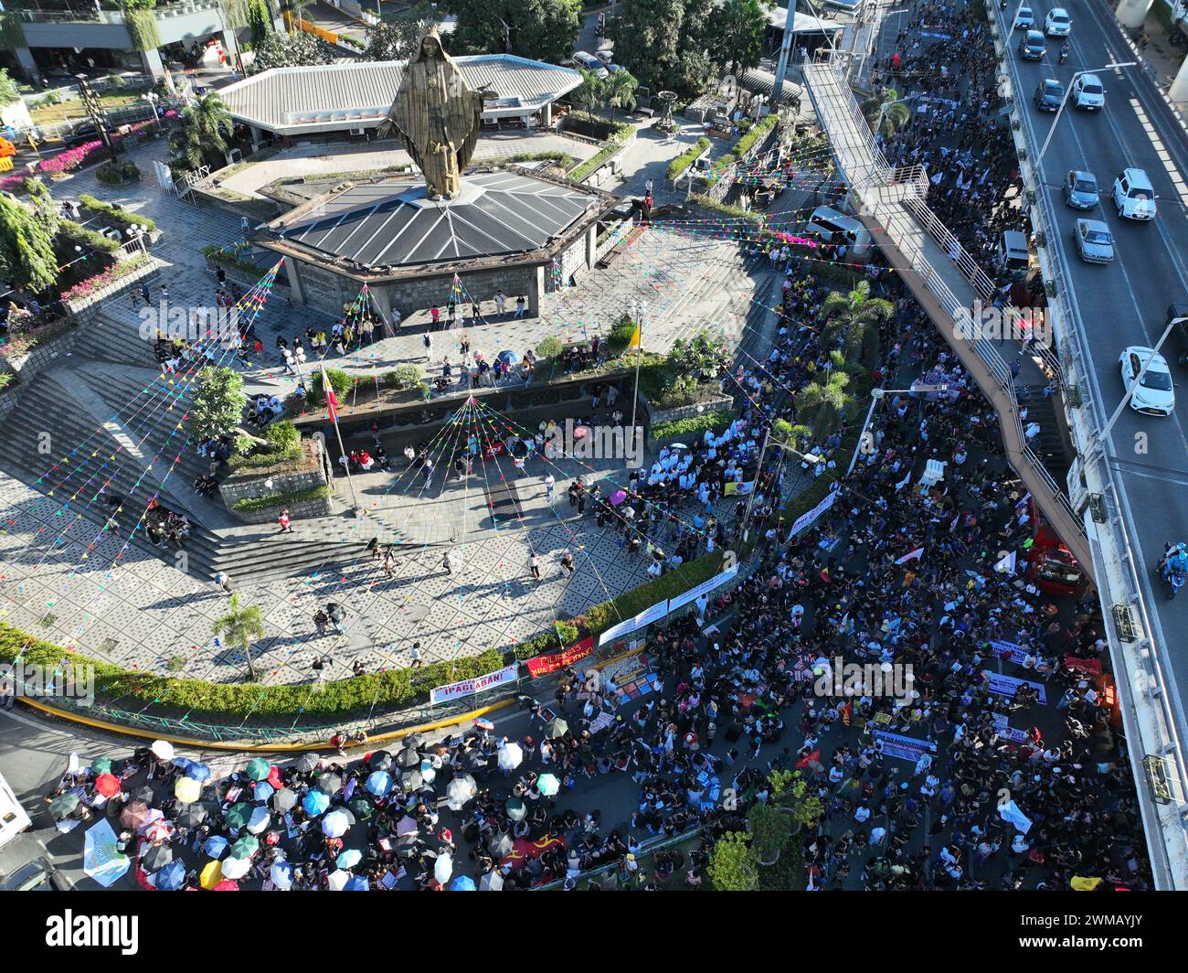 People power revolution philippines hi-res stock photography and images ...