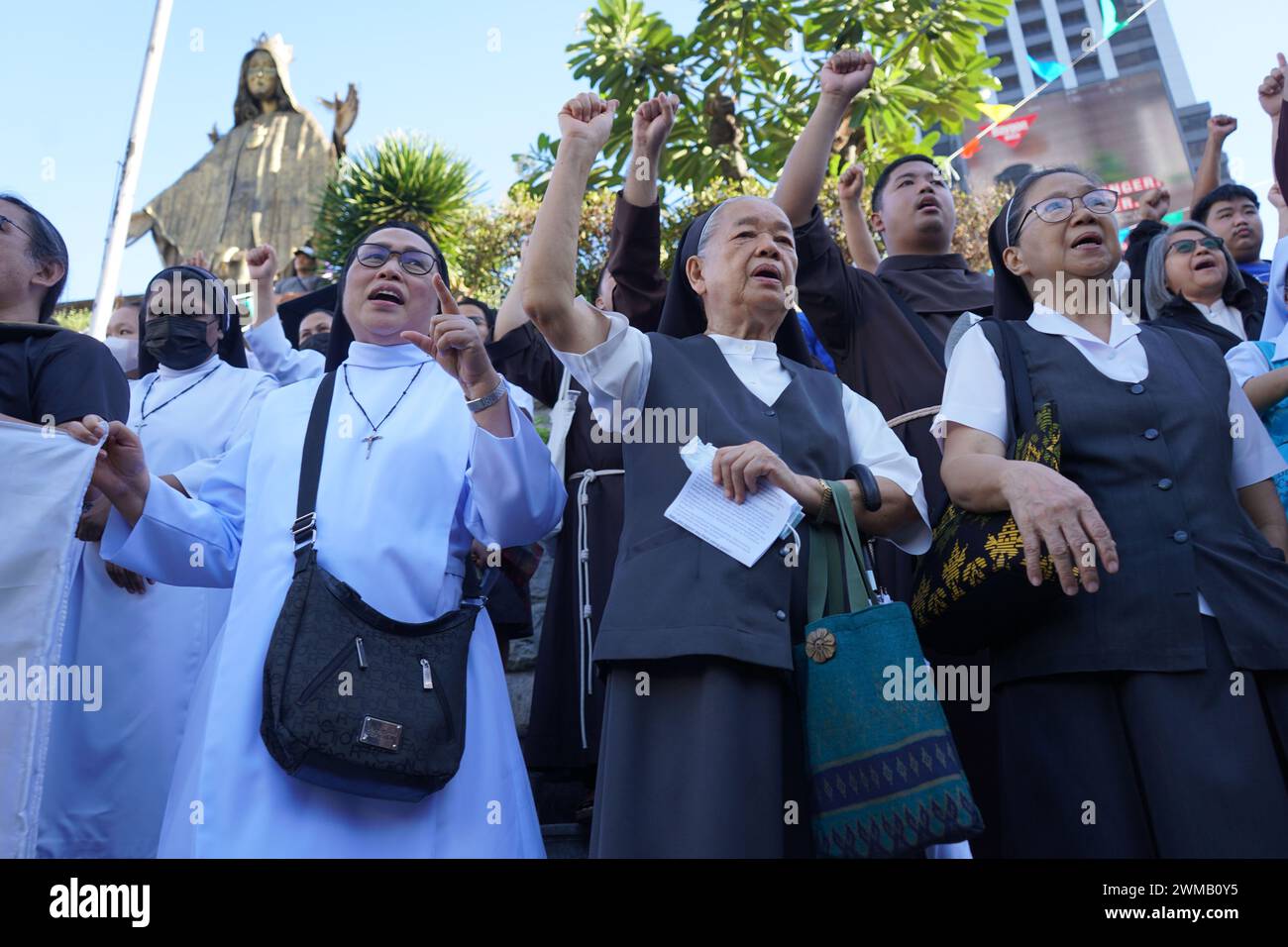 Edsa people power revolution hi-res stock photography and images - Alamy