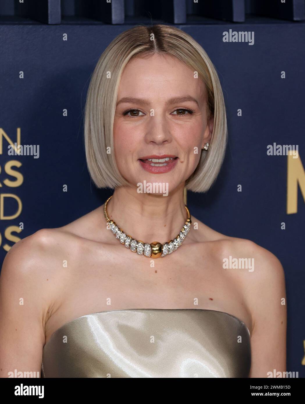 LOS ANGELES, CALIFORNIA, USA - FEBRUARY 24: Carey Mulligan wearing a ...