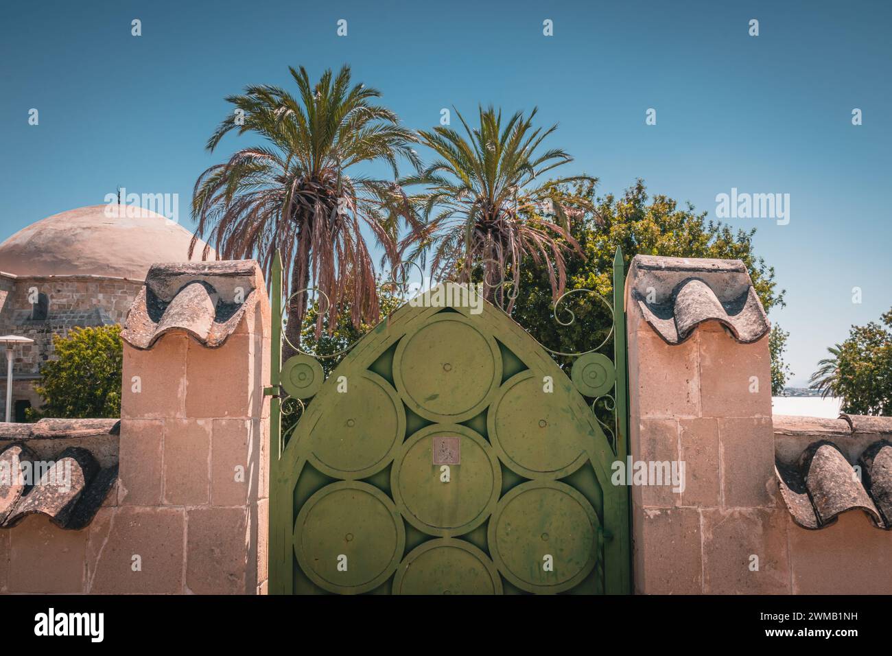Gates to the garden in mosque Stock Photo - Alamy