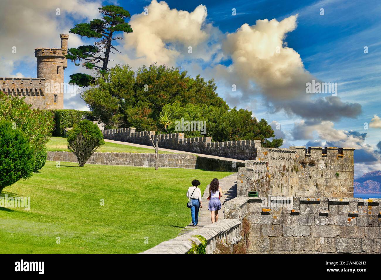 Monterreal castle baiona pontevedra galicia hi-res stock photography ...