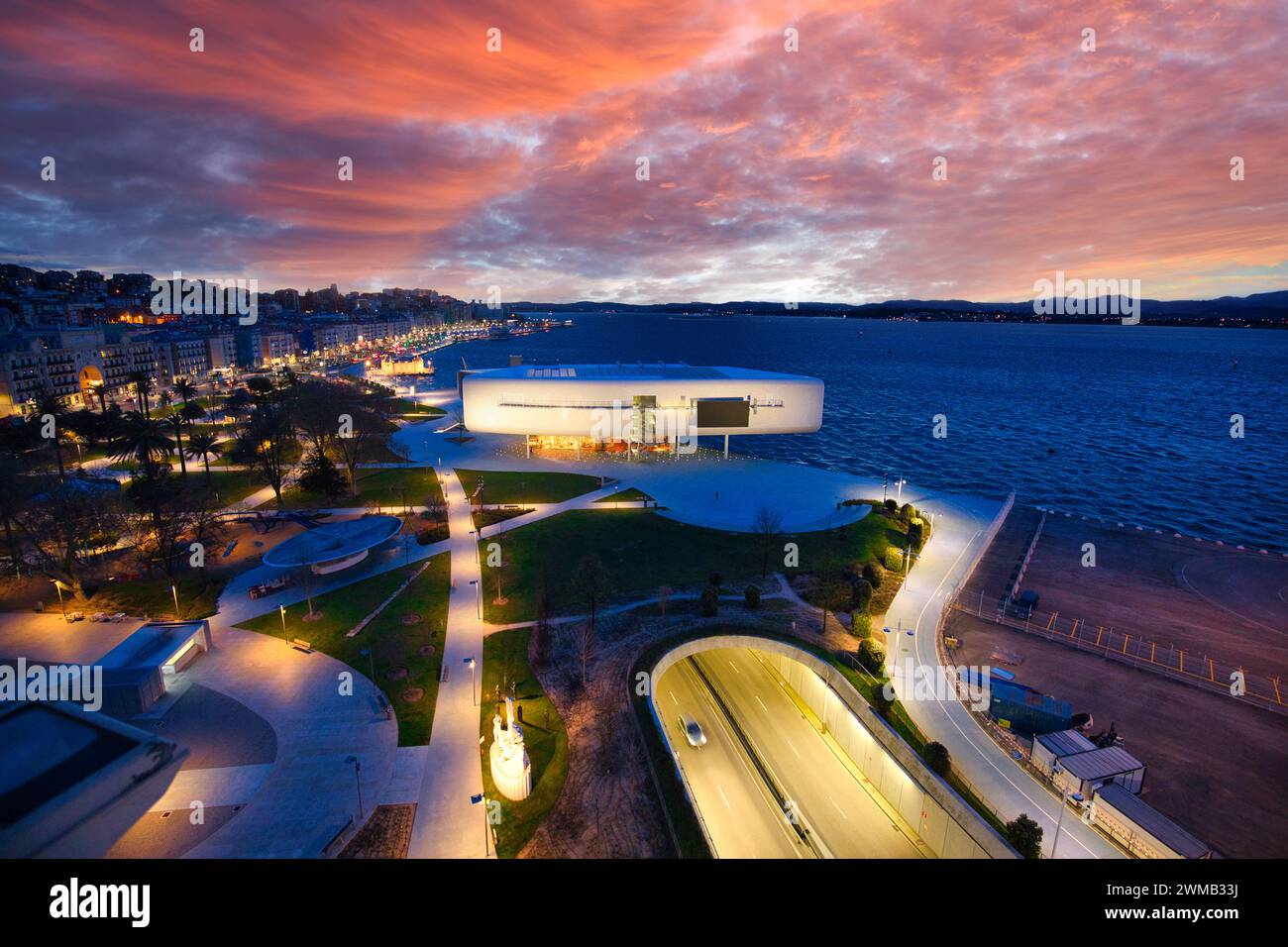 Botin Center Museum Art and Culture, Architect Renzo Piano, Jardines de ...